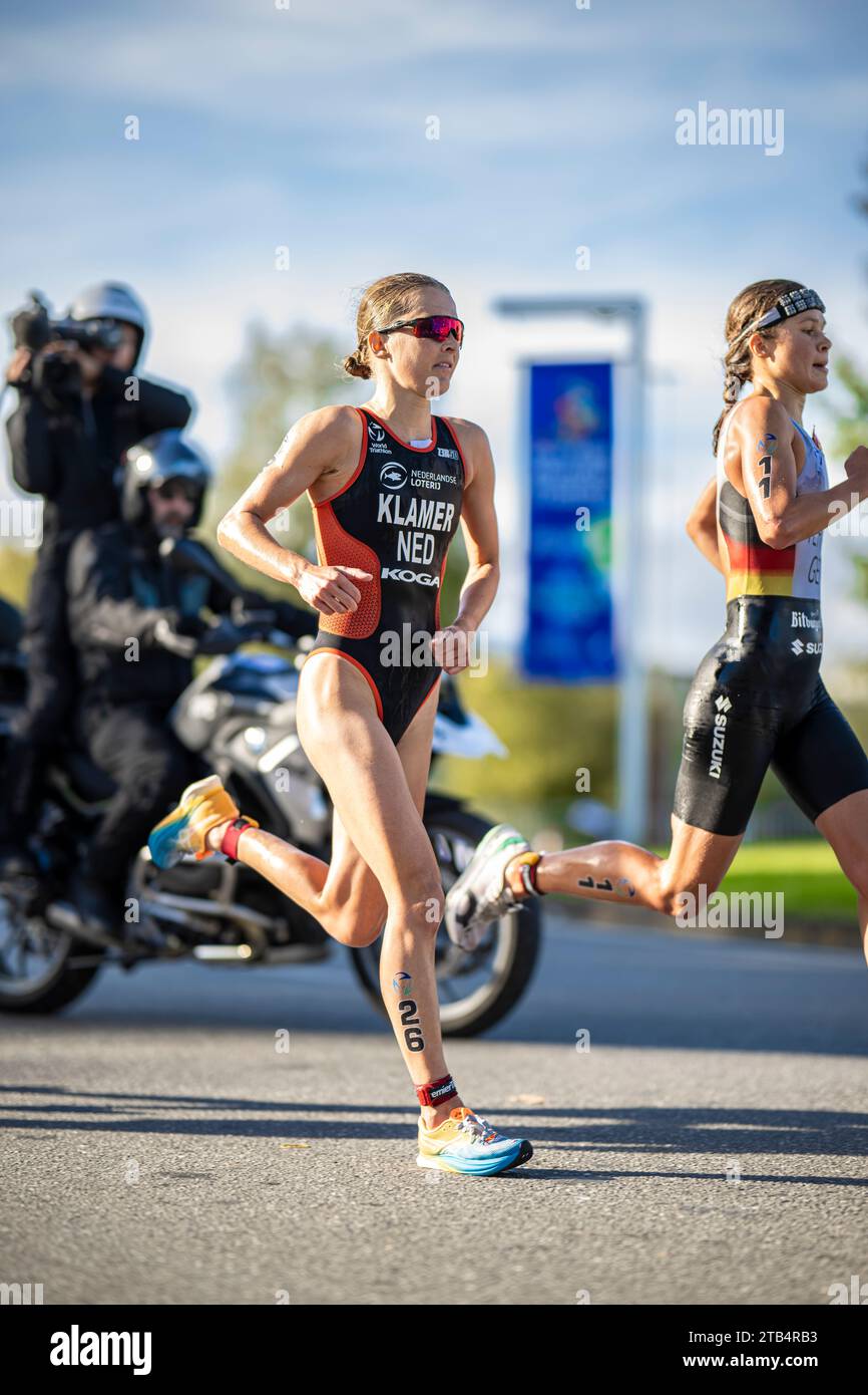 Rachel Klamer running in Pontevedra in the 2023 World Triathlon ...