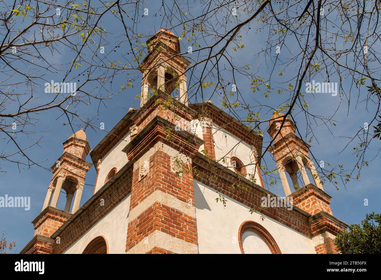 Italian style bell towers hi-res stock photography and images - Alamy