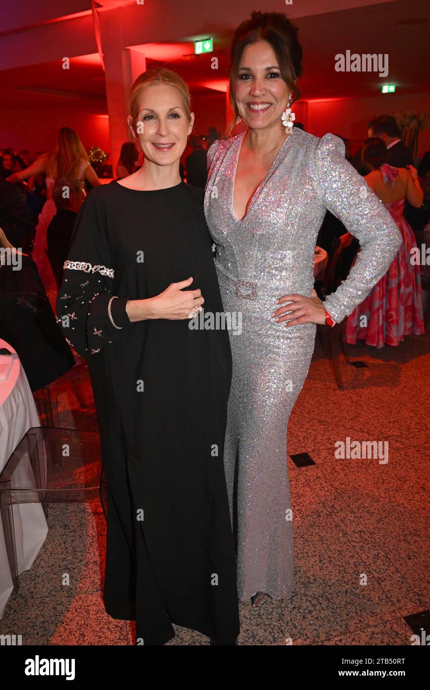Munich, Germany. 04th Dec, 2023. Actress Kelly Rutherford and presenter ...