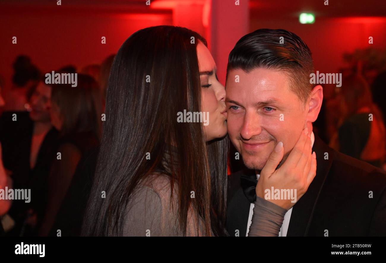 Munich, Germany. 04th Dec, 2023. Model Adriana Lima celebrates with ...