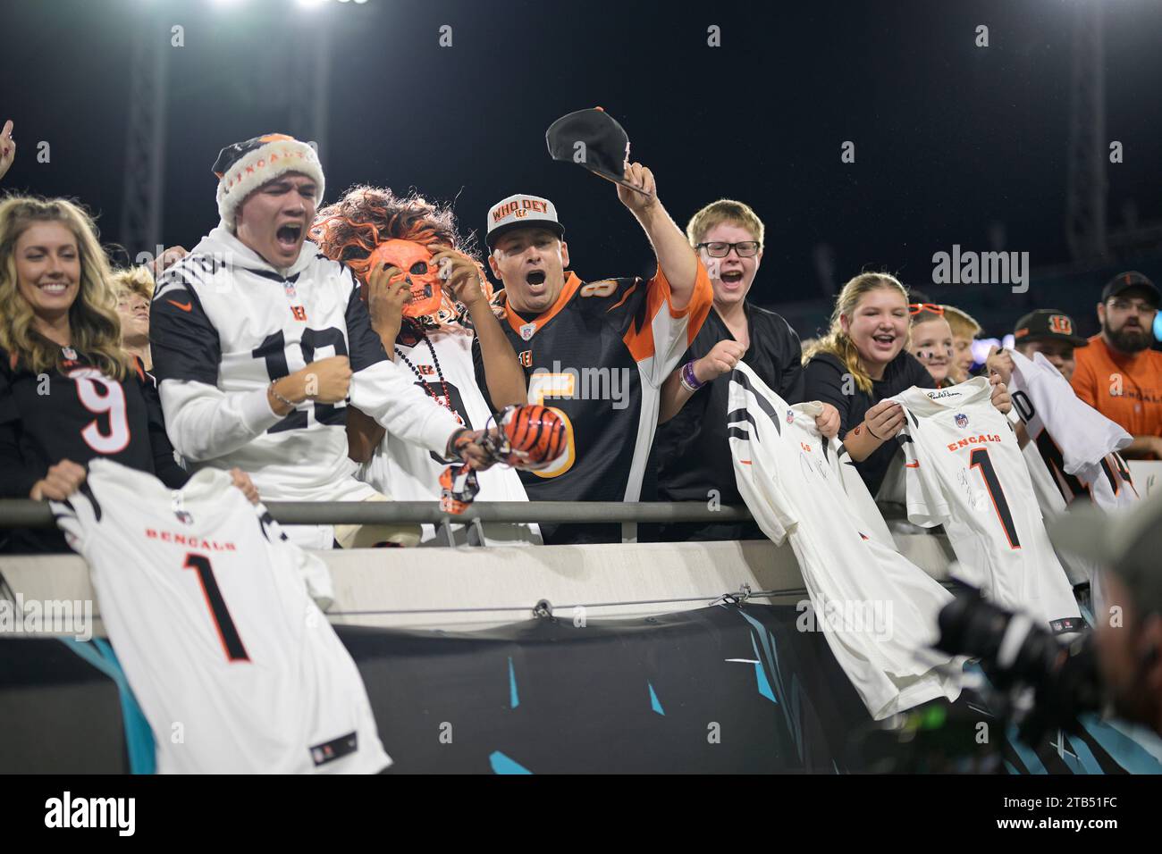 Cincinnati Bengals fans cheer the team as they warm up before an NFL ...
