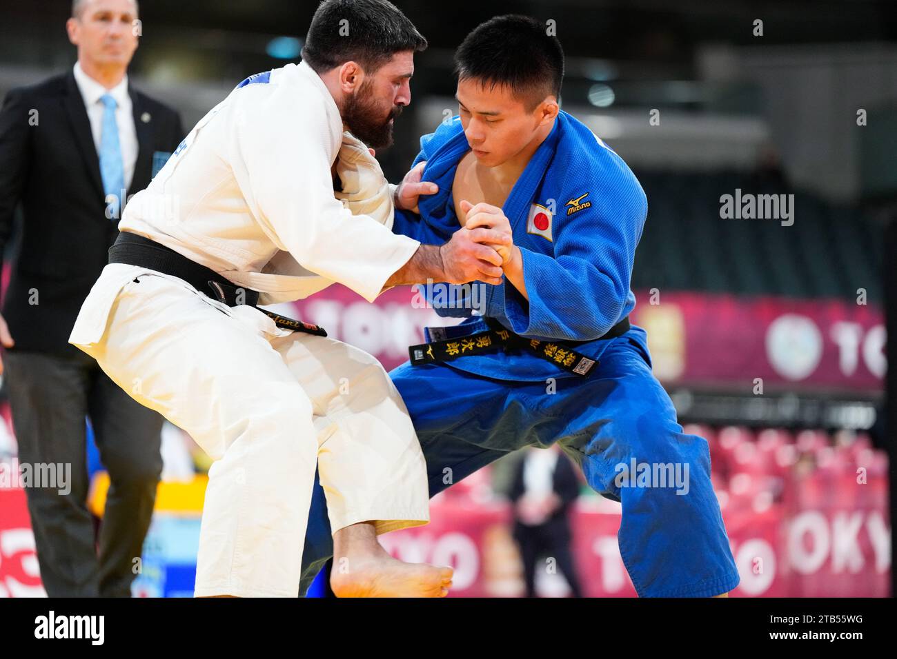 Tokyo, Japan. 4th Dec, 2023. (L-R) Kaldani Giorgi (GEO), Yujiro Seto (JPN) Judo : Men's J2 73kg ...