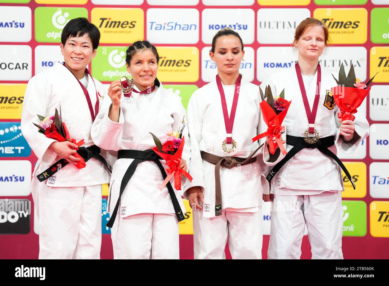 Tokyo, Japan. 4th Dec, 2023. (L-R) Shizuka Hangai (JPN), Khusan Kyzy ...