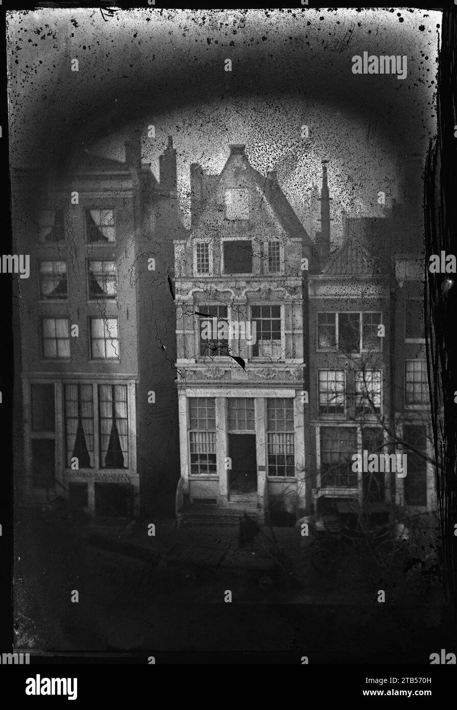 Voorburgwal (Oudezijds) 18-30 (max res Stock Photo - Alamy