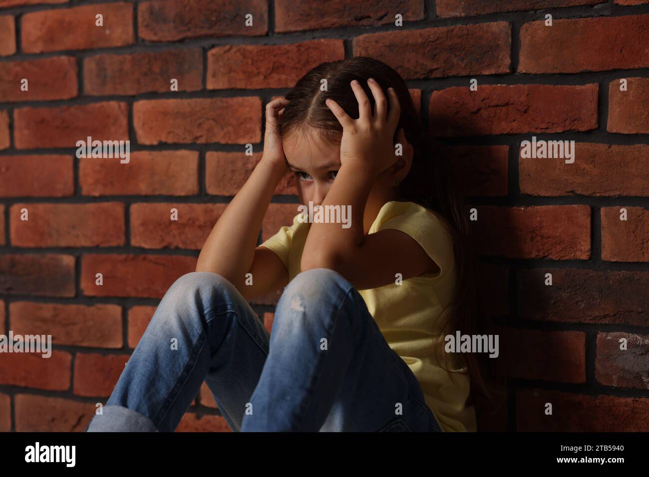 Girl near the wall hi-res stock photography and images - Alamy