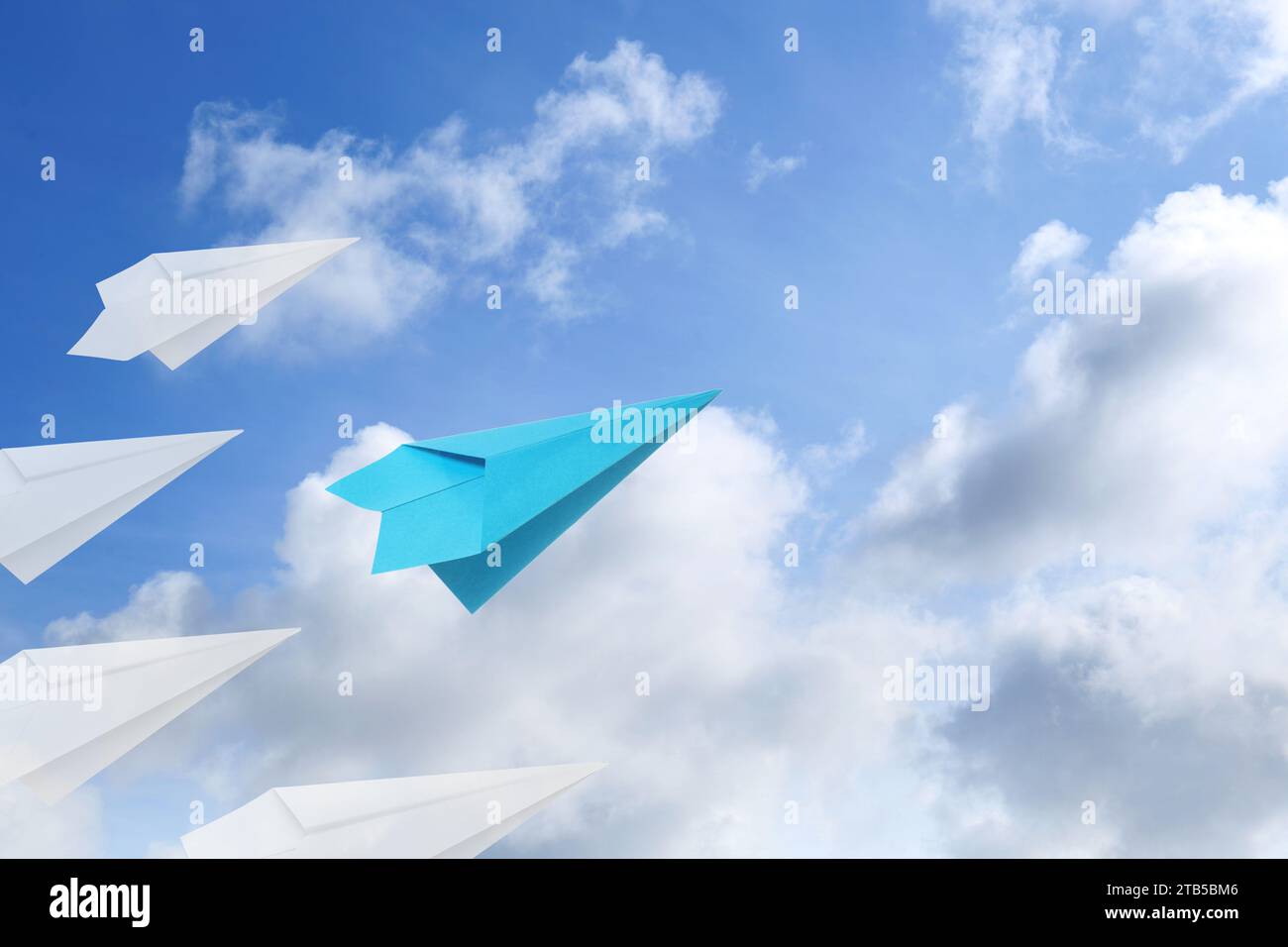 Paper planes flying hi-res stock photography and images - Alamy