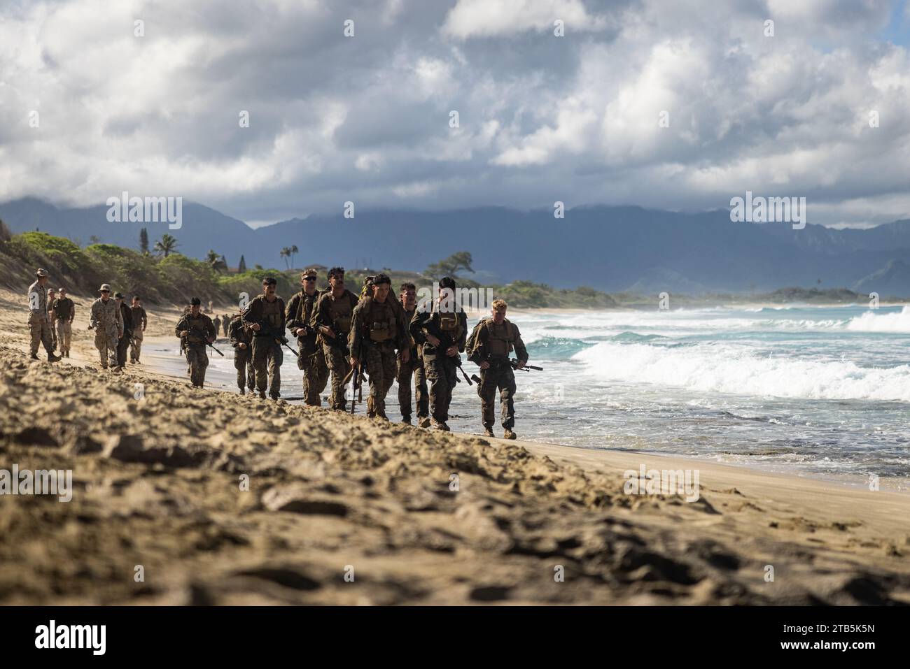 U.S. Marines with 3d Littoral Combat Team, 3d Marine Littoral Regiment ...