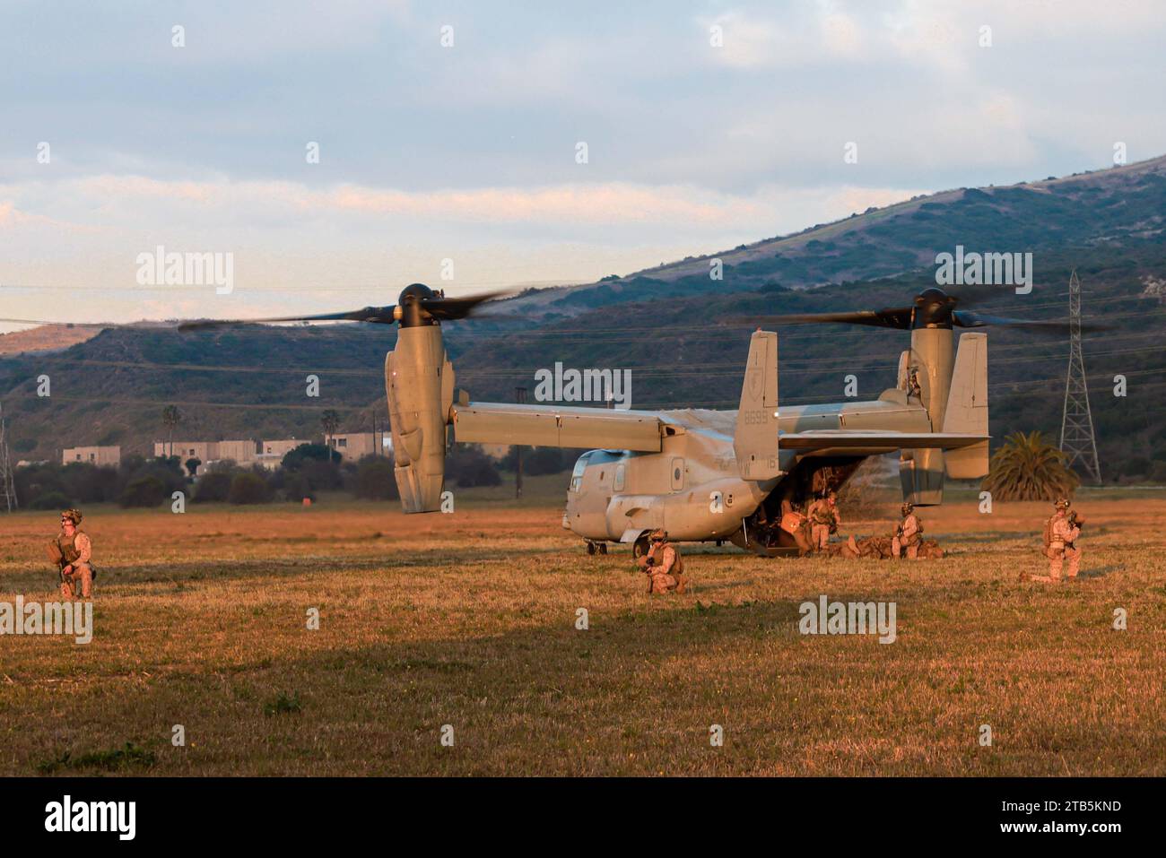 U.S. Marines assigned to Charlie Company, Battalion Landing Team 1/5 ...