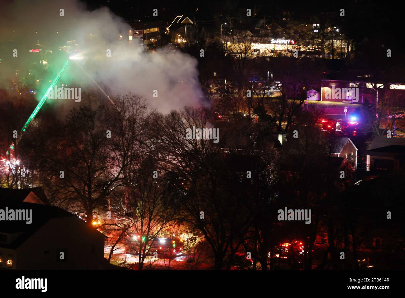 Arlington, VA, USA. 4th Dec, 2023. View of a fire after explosion ...