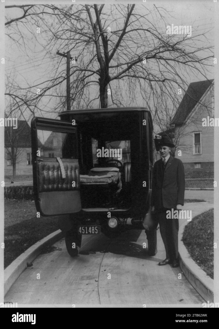 Illinois hospital Black and White Stock Photos & Images - Alamy