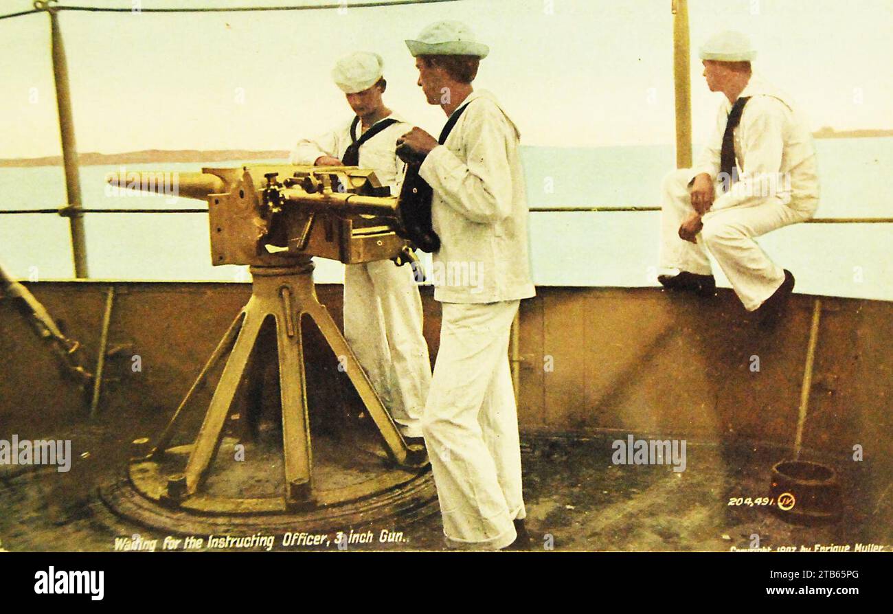 3 inch gun hi-res stock photography and images - Alamy