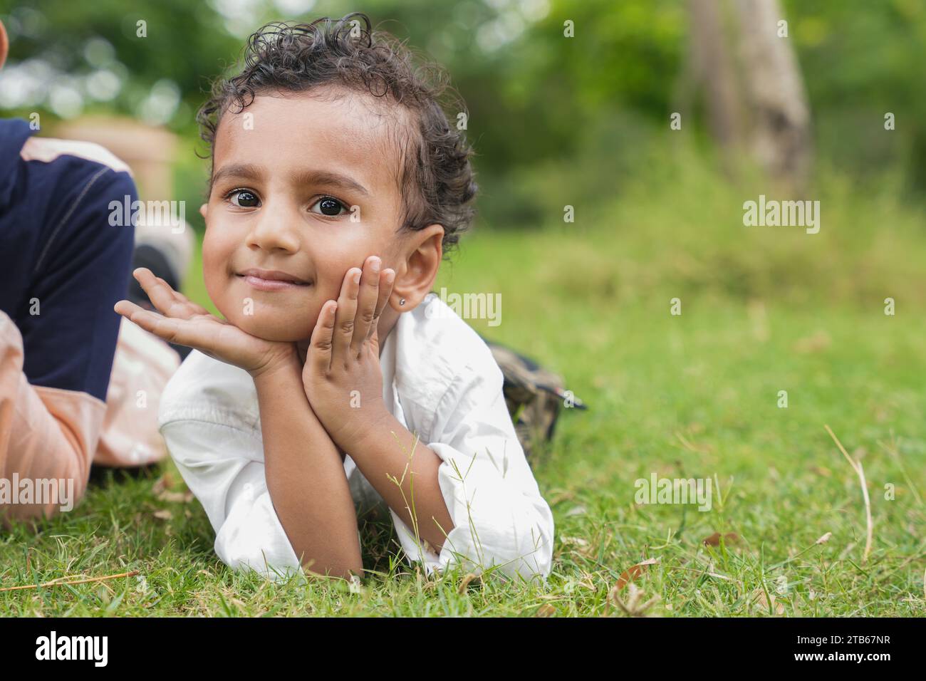 Indian boy looking hi-res stock photography and images - Alamy