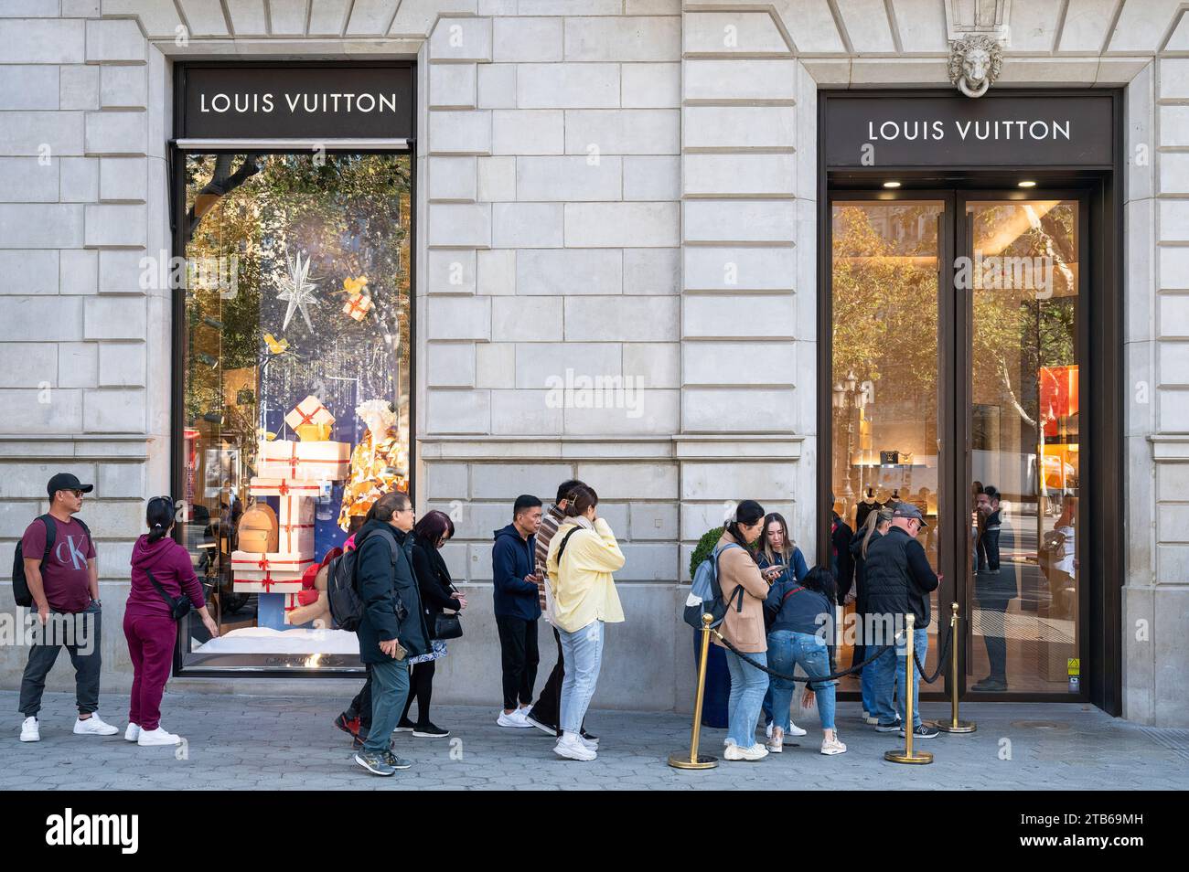 Lv logos hi-res stock photography and images - Alamy