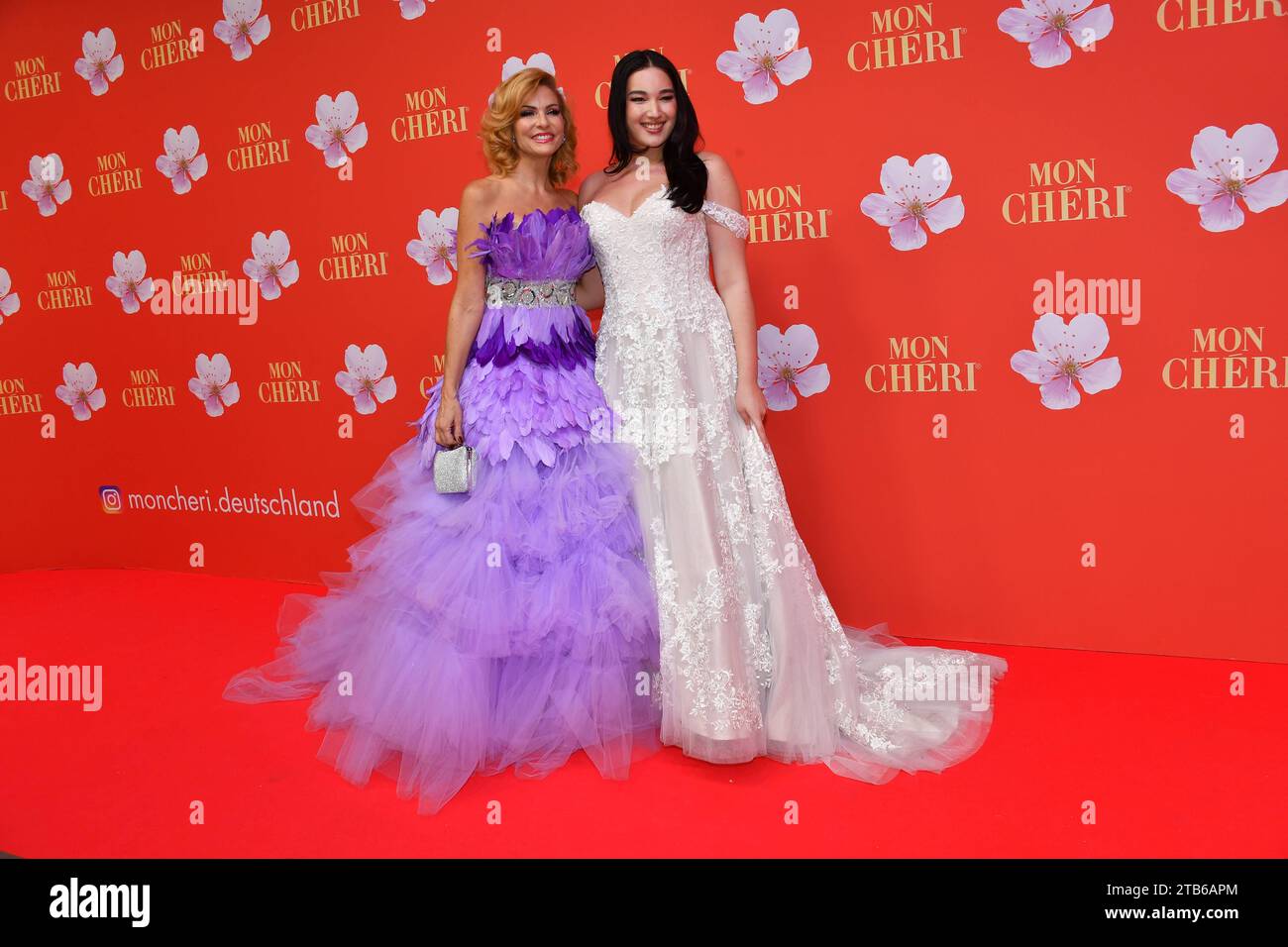 Sonya Kraus und Alex Mariah Peter/Mon Cheri Barbara Tag/Isarpost ...