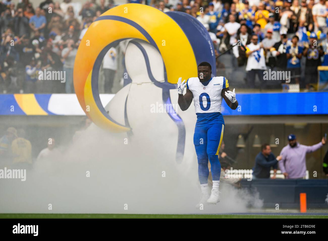 Los Angeles Rams linebacker Byron Young (0) takes the field before an ...