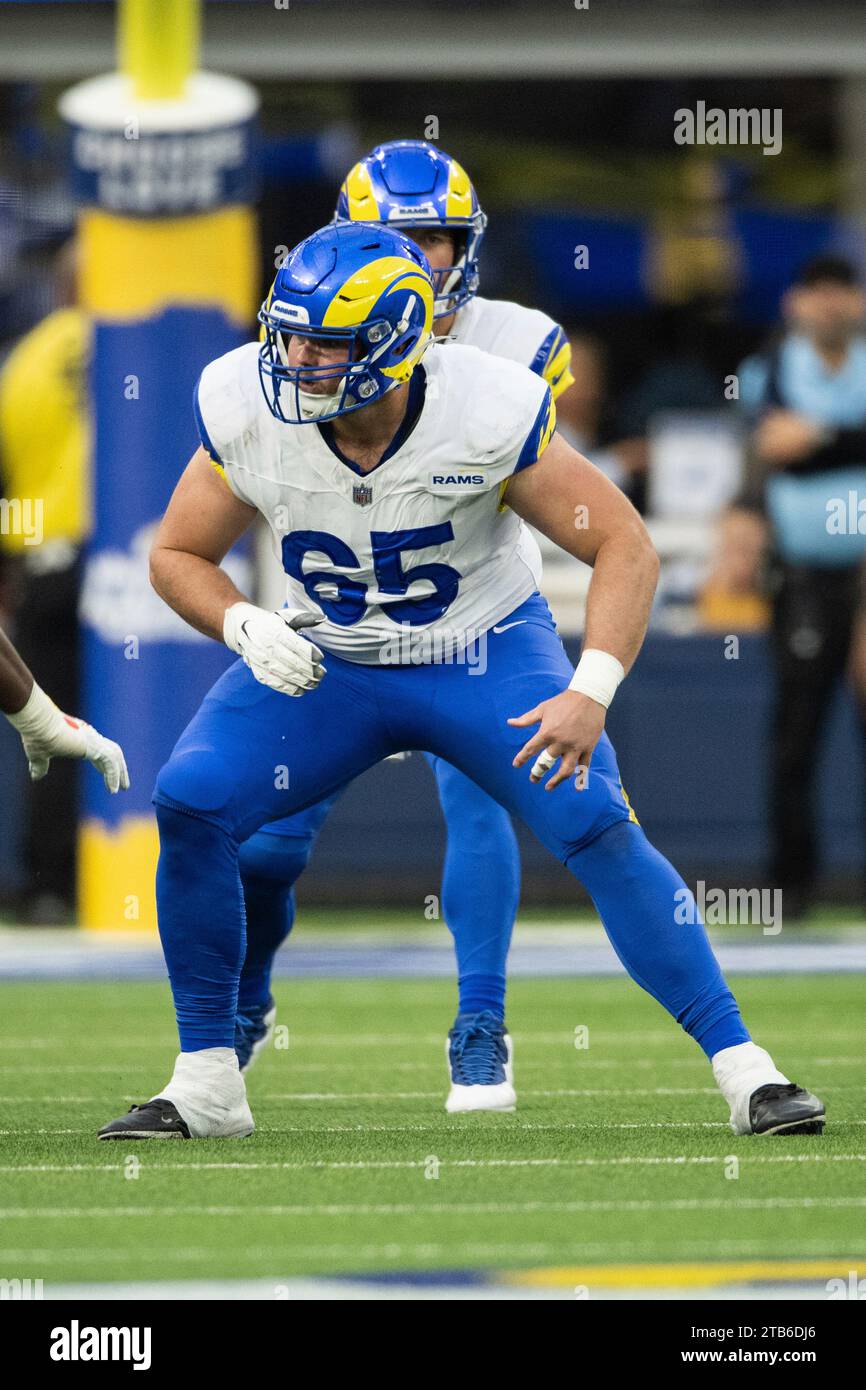 Los Angeles Rams guard Coleman Shelton (65) takes his stance during an ...