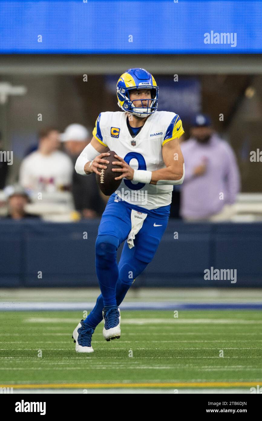 Los Angeles Rams quarterback Matthew Stafford (9) throws a pass during ...
