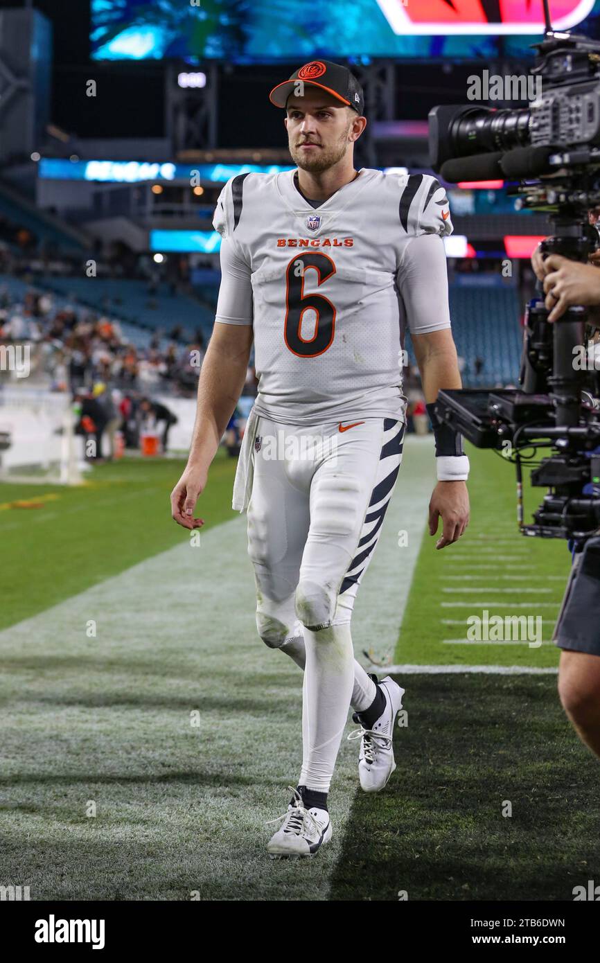 Cincinnati Bengals quarterback Jake Browning (6) walks off the field ...