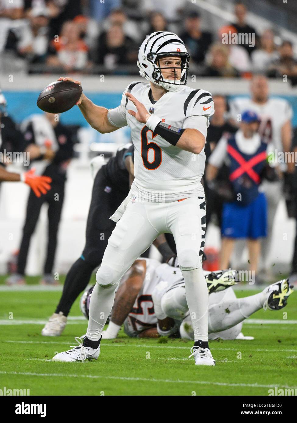 Jake browning bengals hi-res stock photography and images - Alamy