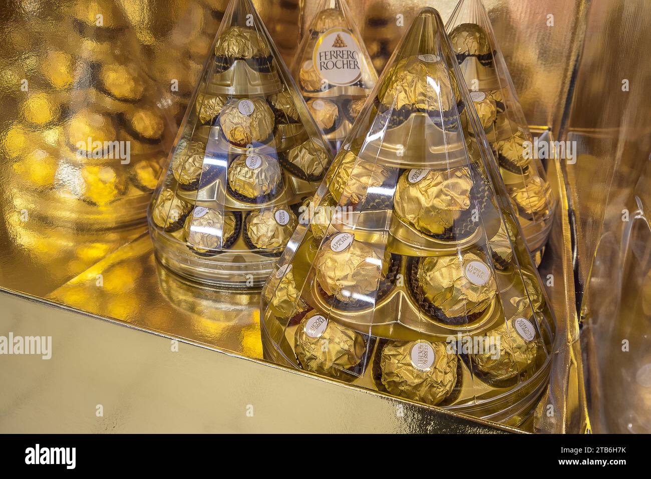 Ferrero rocher store hi-res stock photography and images - Alamy