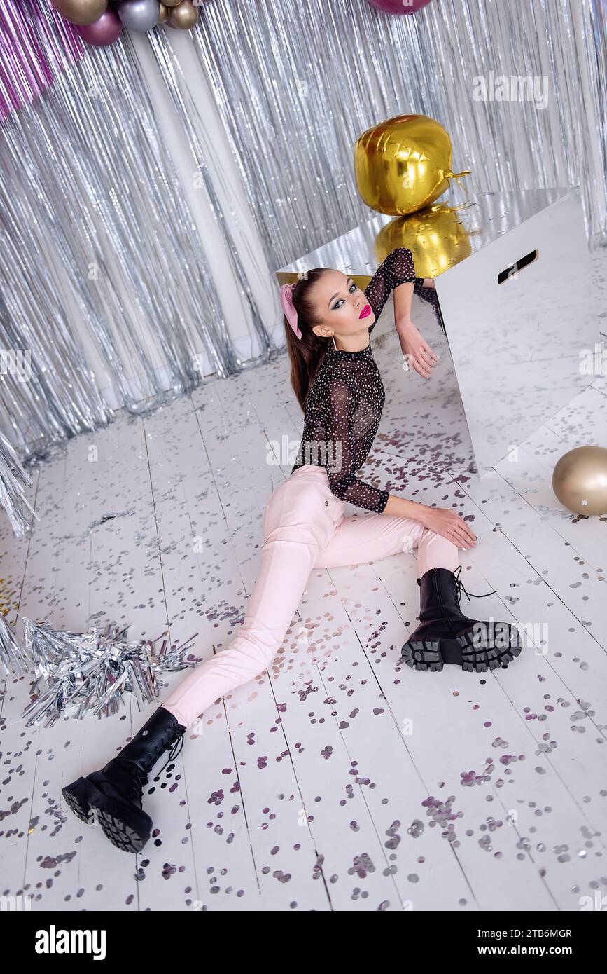 Model pose lying down hi-res stock photography and images - Alamy