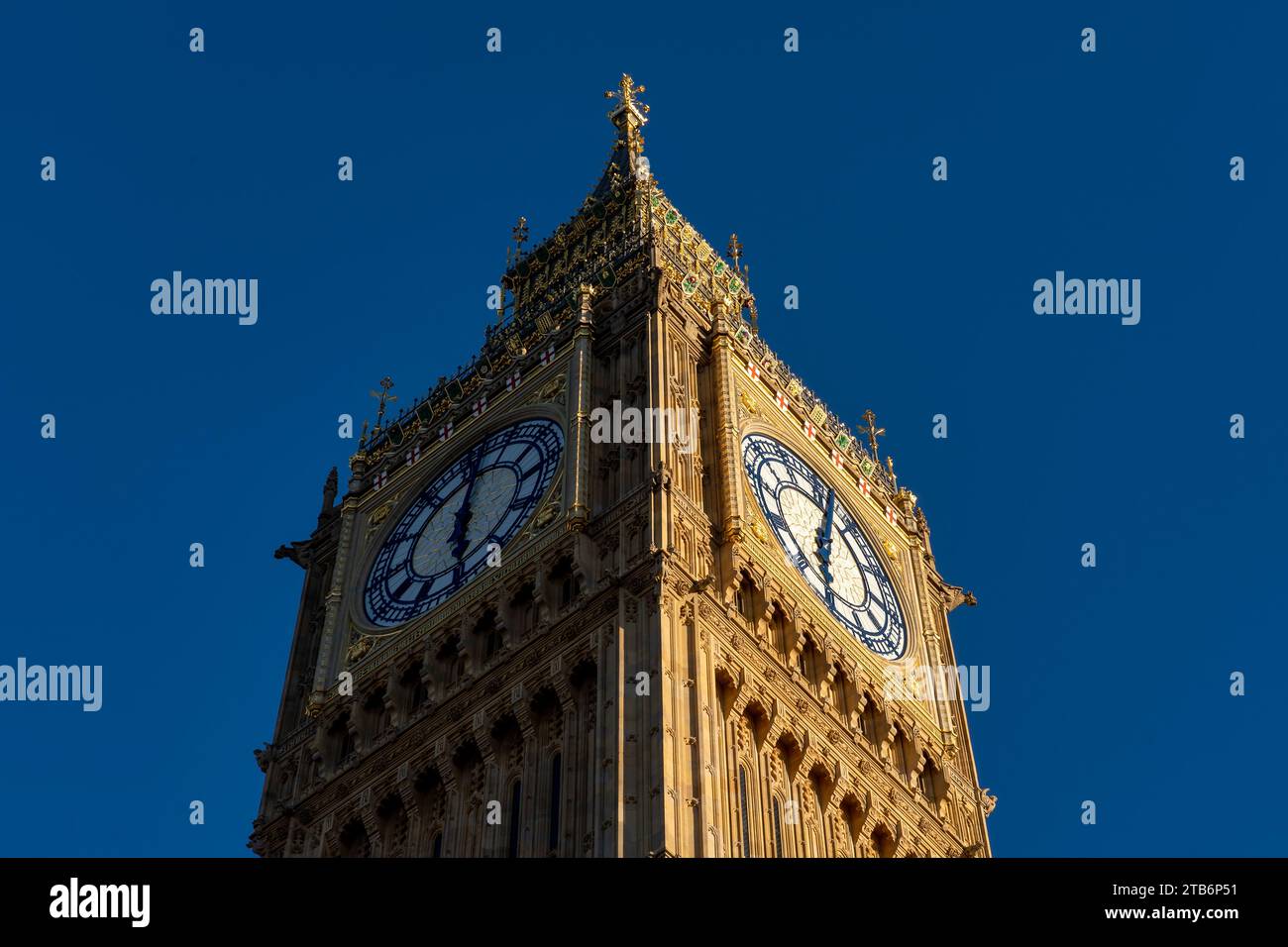 Elizabeth tower of london hi-res stock photography and images - Alamy