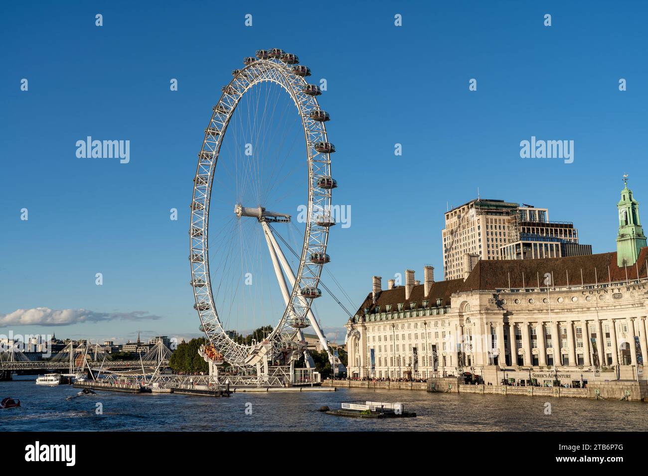 London eye capsule close up hi-res stock photography and images - Alamy