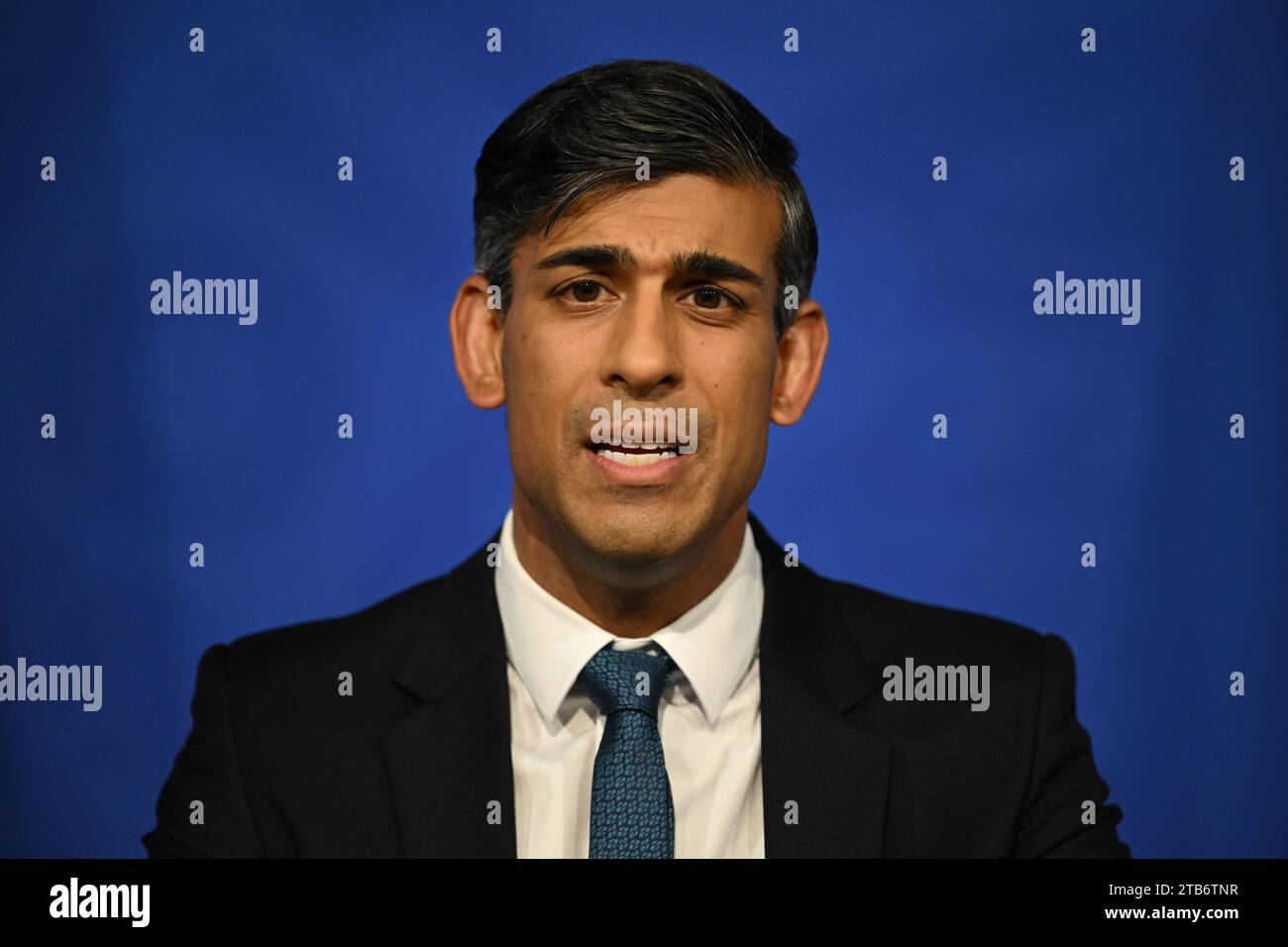 5 point immigration news hi-res stock photography and images - Alamy