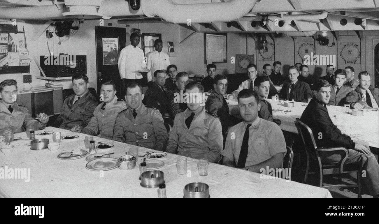 Wardroom mess aboard USS San Juan (CL-54), during World War II Stock ...