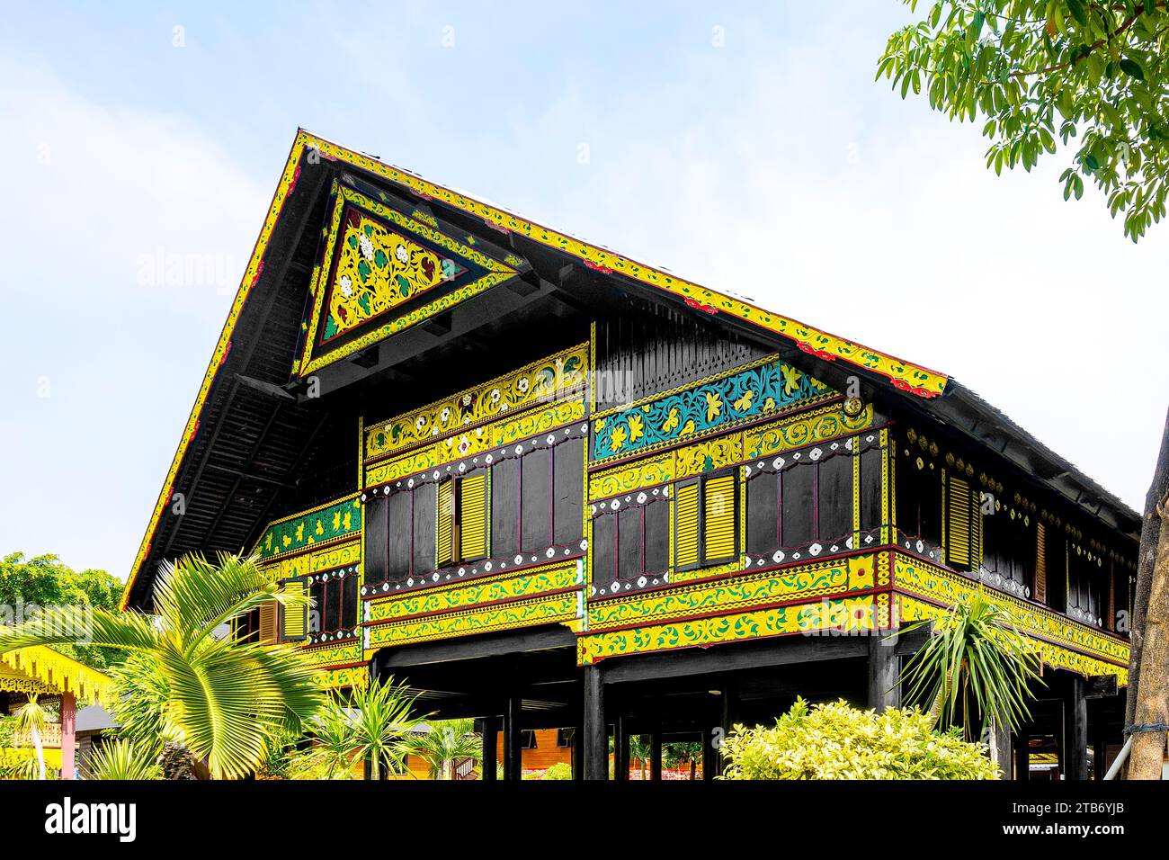 Various traditional houses in Indonesia. Indonesian traditional houses ...