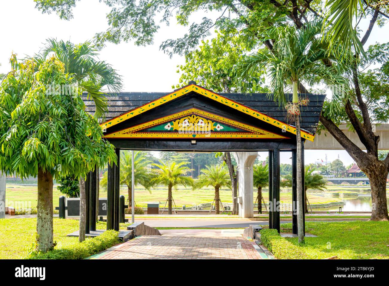 Various traditional houses in Indonesia. Indonesian traditional houses ...