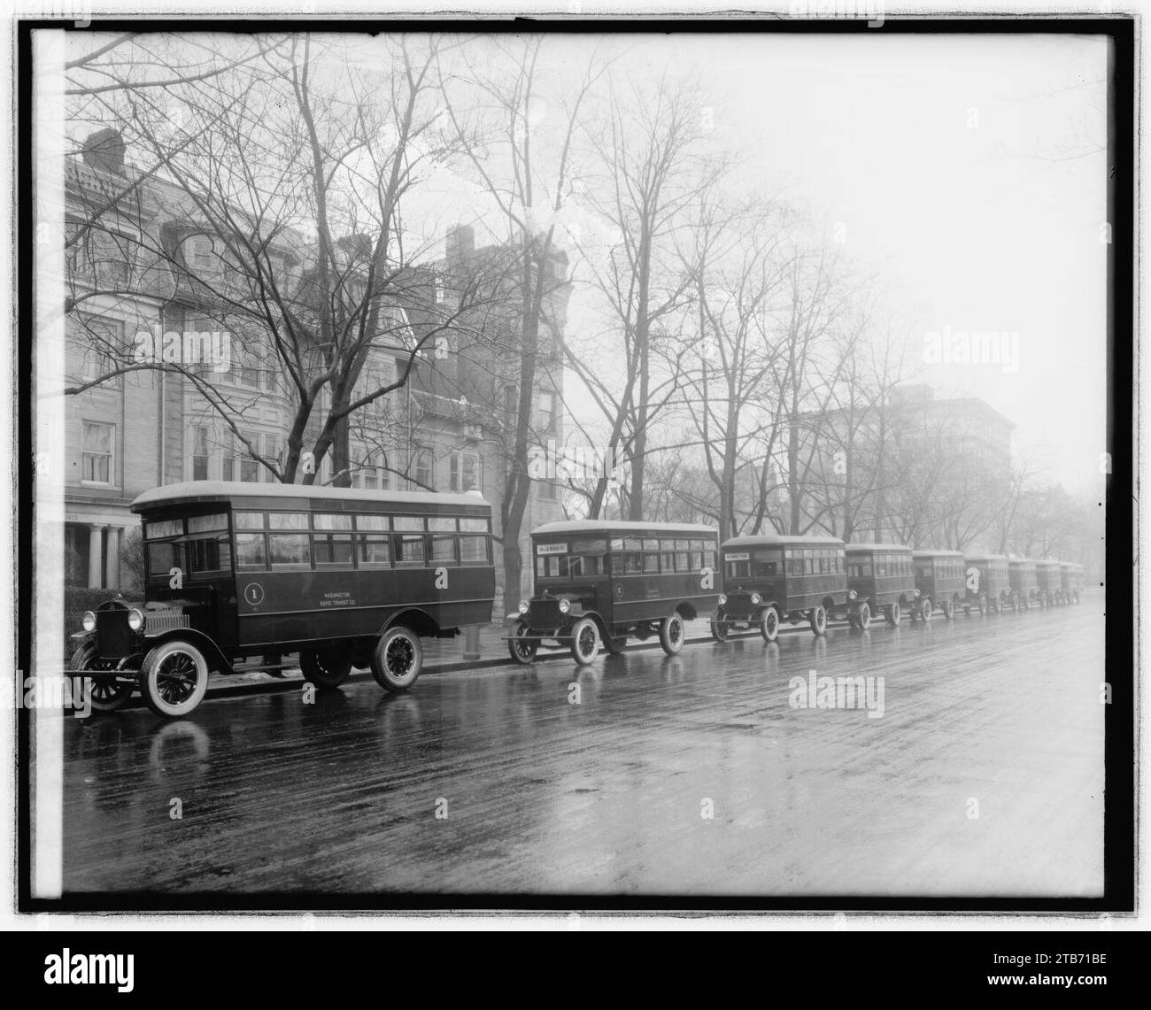 Wash. Rapid Transit, duplex trucks Stock Photo - Alamy