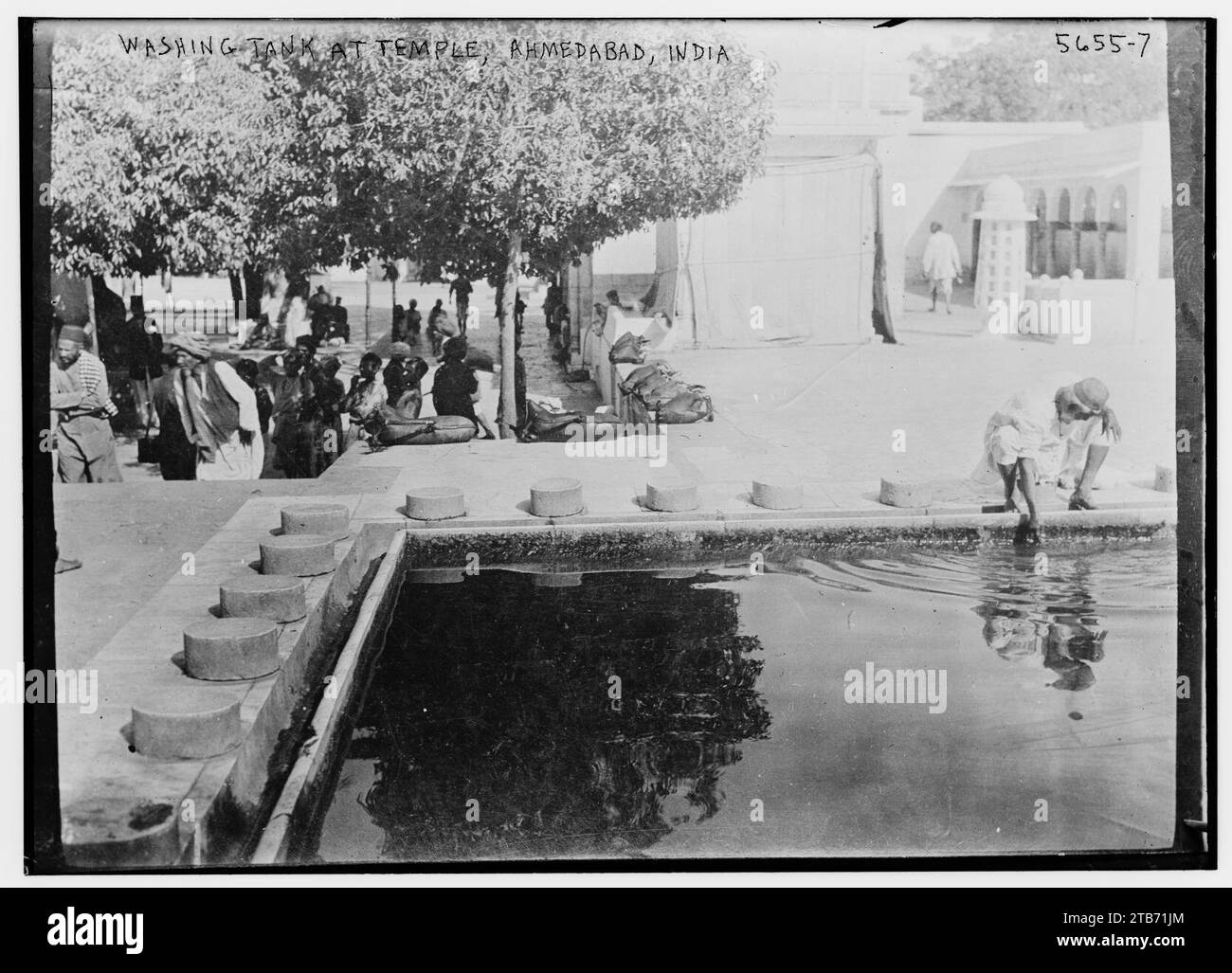 Washing tank at temple, Ahmedabad, India Stock Photo - Alamy