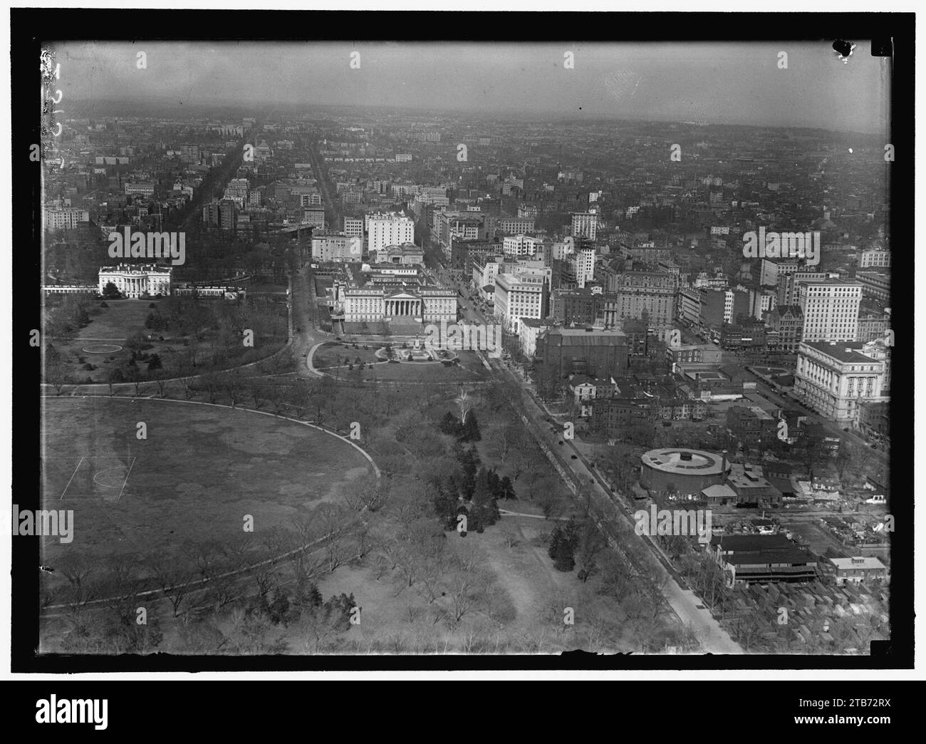 WASHINGTON MONUMENT. VIEW OF WHITE HOUSE AND EAST FROM MONUMENT Stock ...