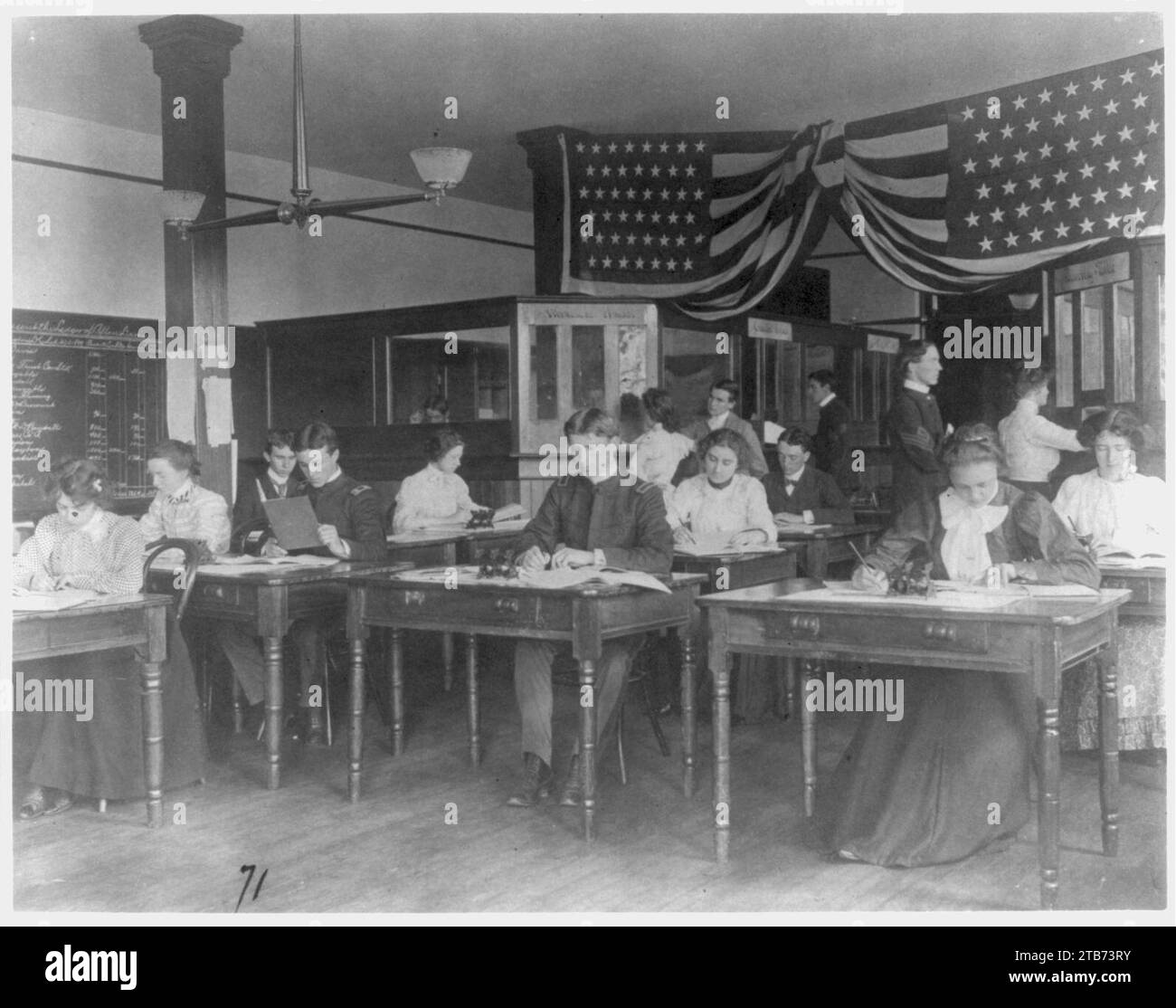 School classroom scene hi-res stock photography and images - Alamy