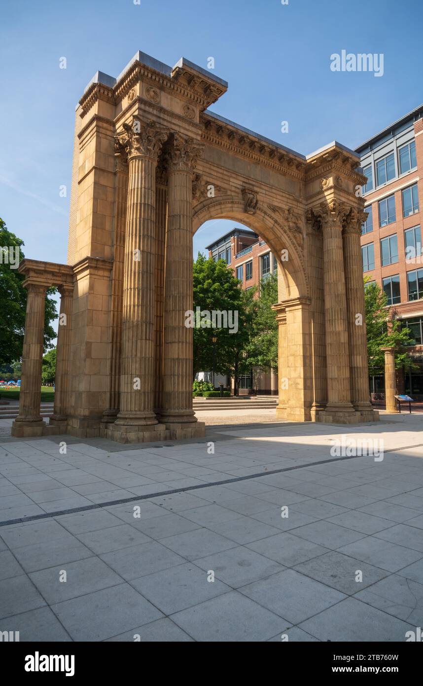 The Columbus Union Station Arch, Work of Art in Ohio Stock Photo - Alamy