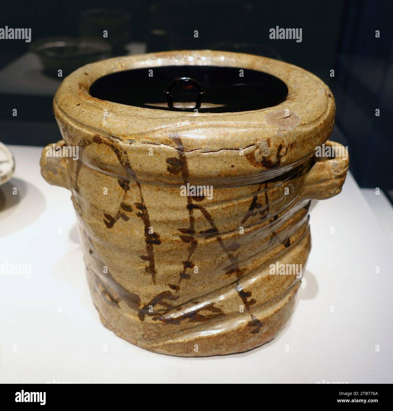 Water jar in the style of Karatsu ware, Japan, Mino kilns, Motoyashiki ...