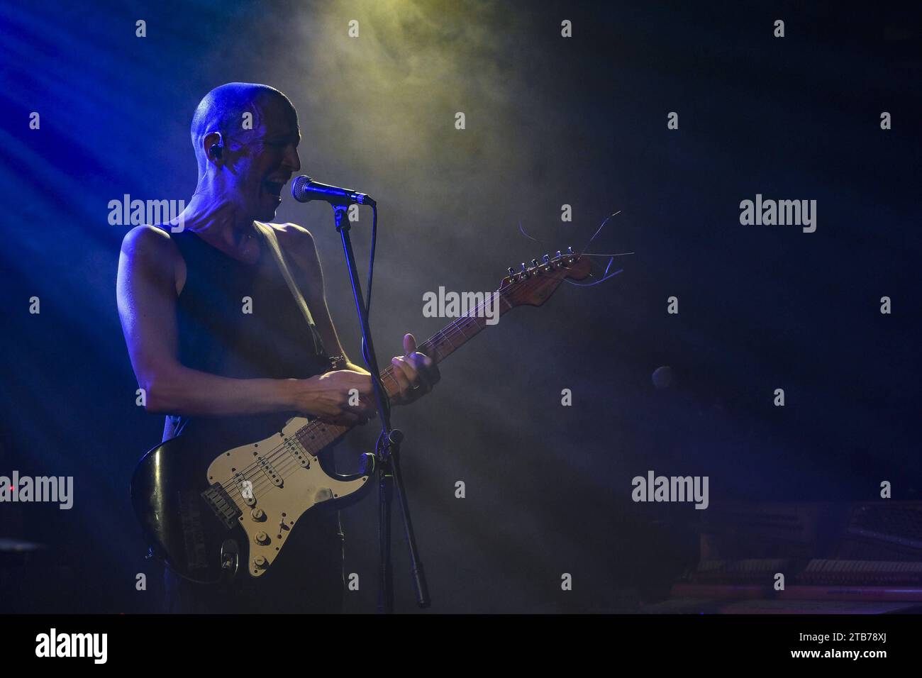 Italian singer Music Concert - Truppi decennale Il mondo e come te lo ...