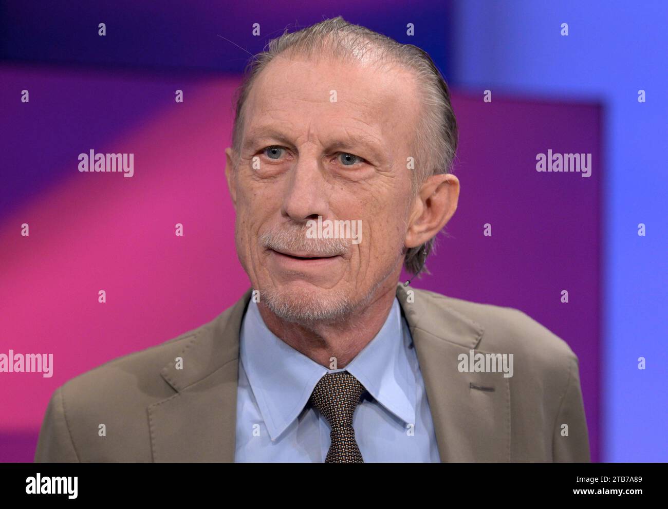 Football talkshow hi-res stock photography and images - Alamy