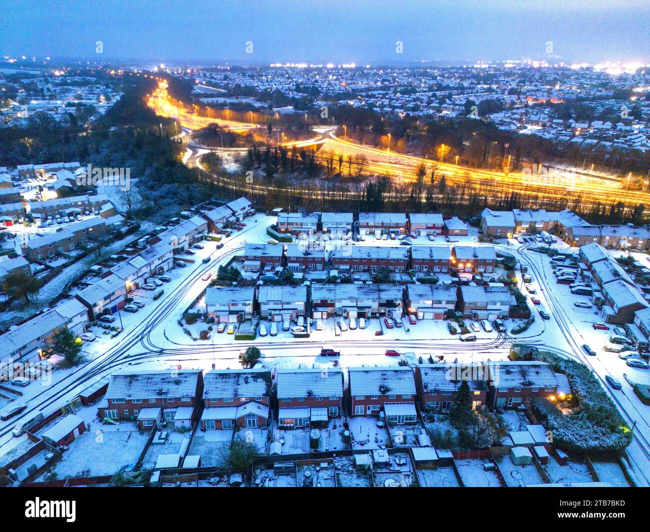 Peterborough, UK. 03rd Dec, 2023. A snowy start to the morning in ...