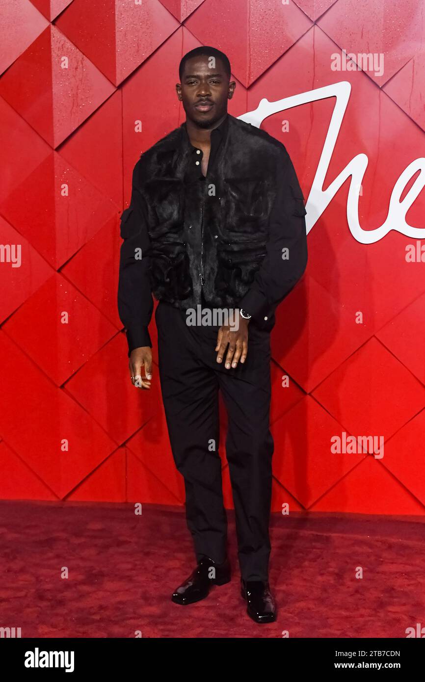 Damson Idris The Fashion Awards 2023 Presented by Pandora Red Carpet ...