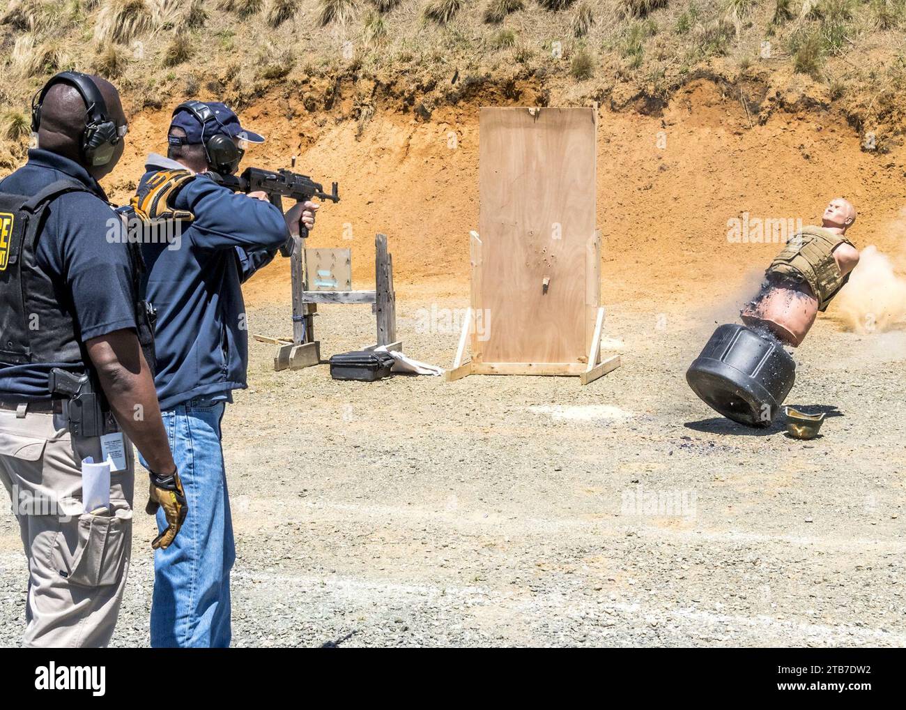 Weapons Familiarization Training Stock Photo - Alamy