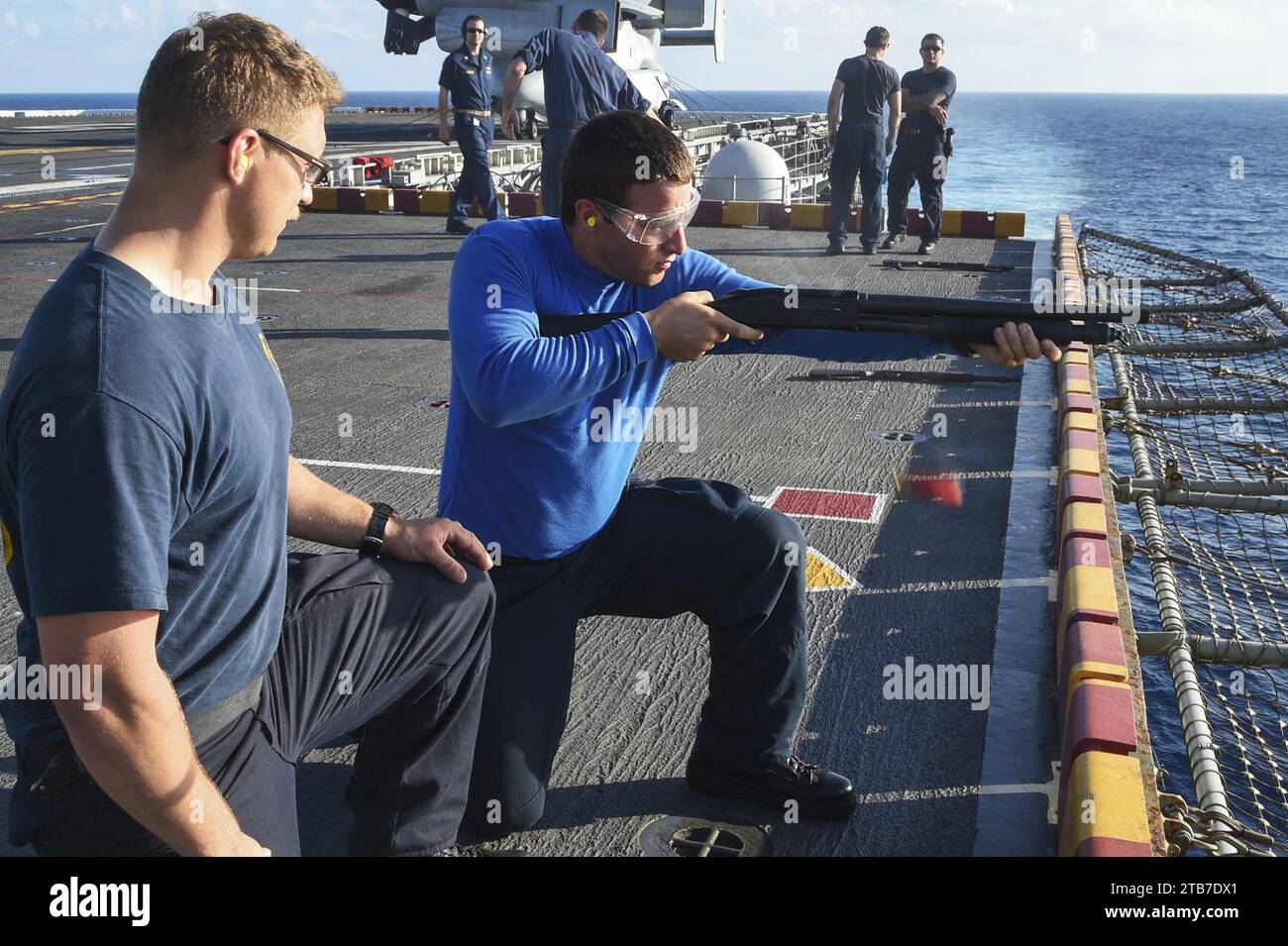 Weapons qualification 141101 Stock Photo - Alamy