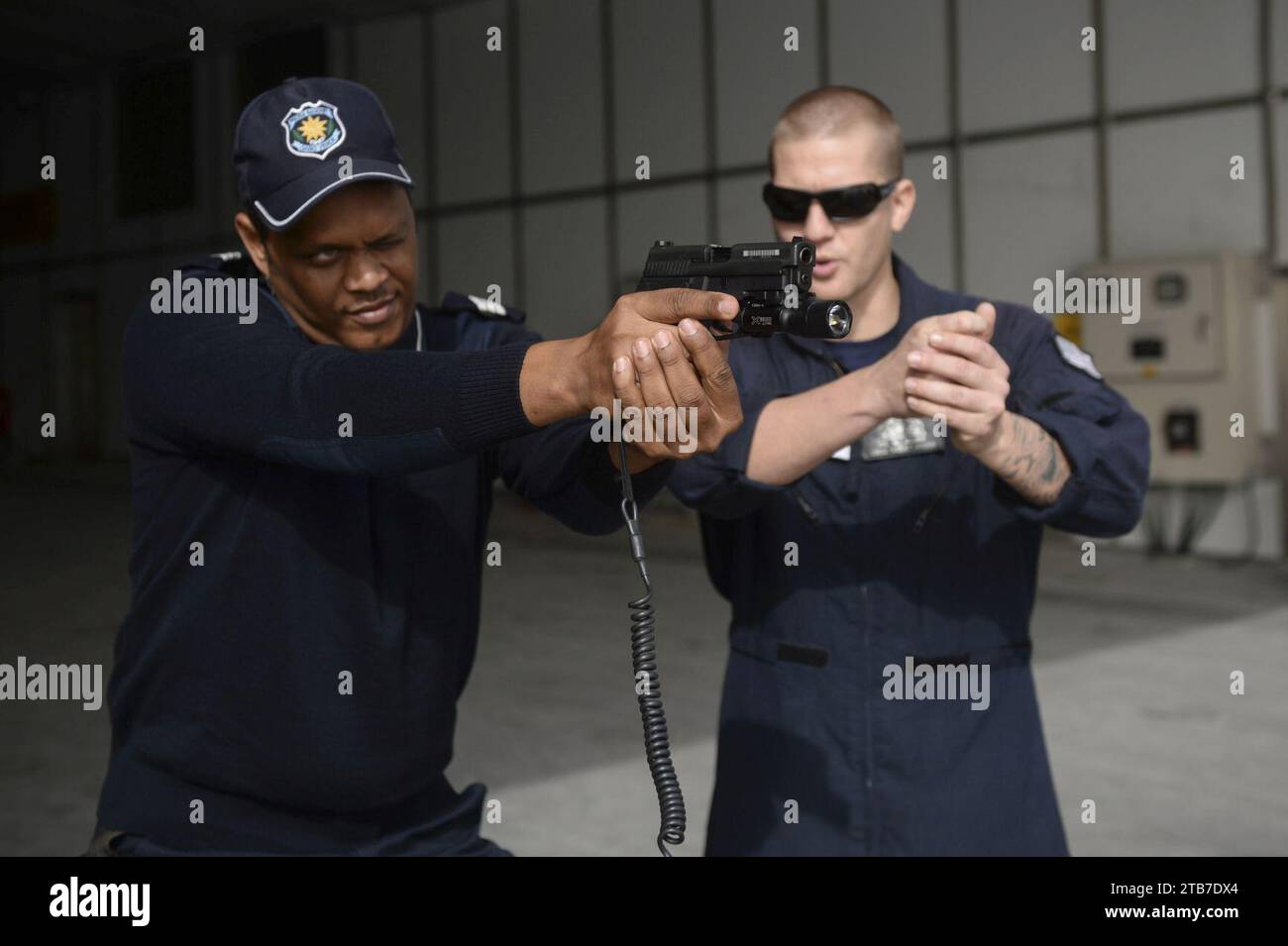 Weapons-handling drills 150114 Stock Photo - Alamy