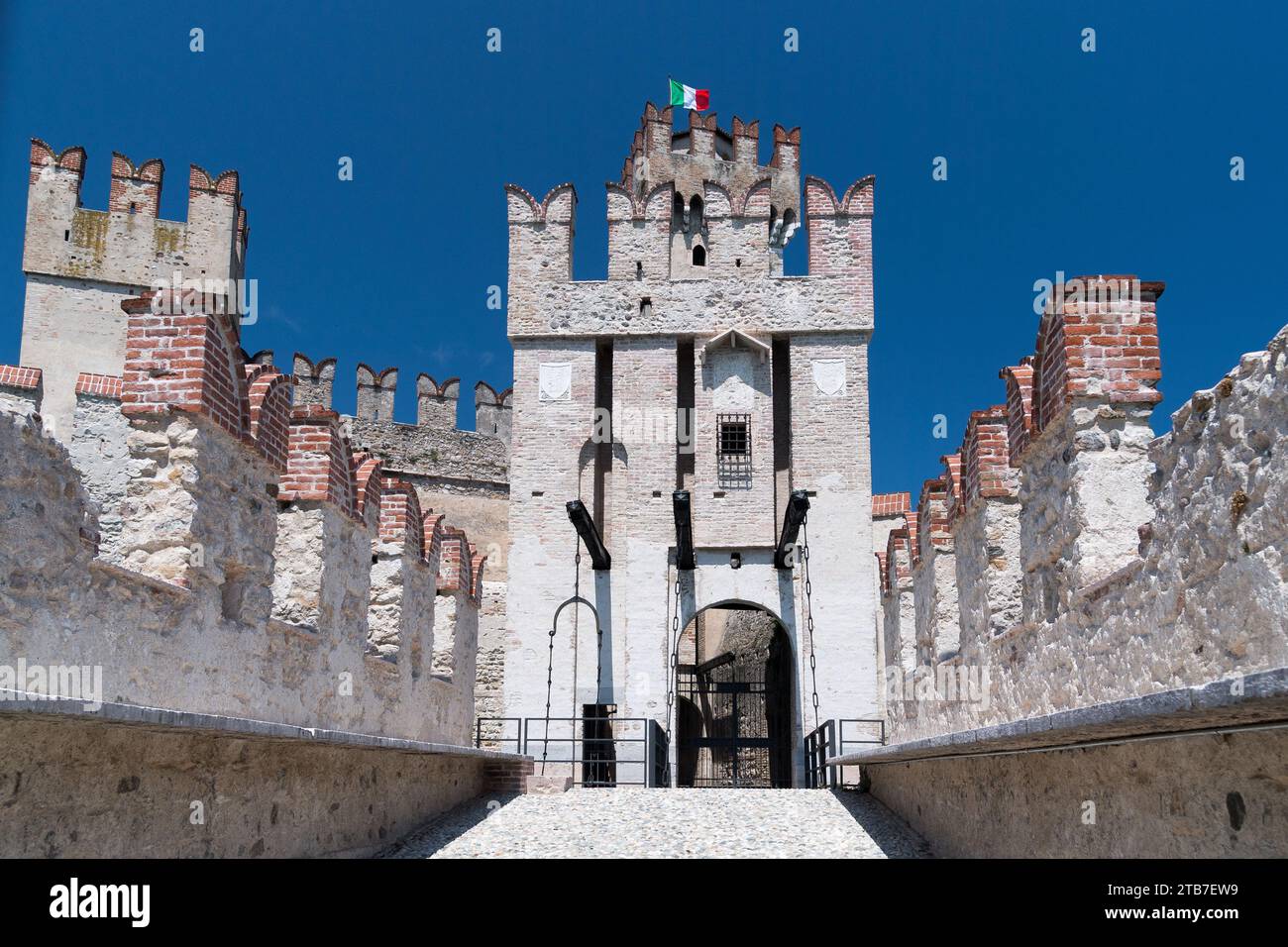 Gothic Castello scaligero di Sirmione (Scaligero Castle of Sirmione ...