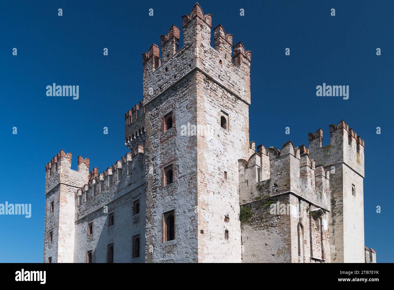Sirmione della scala castle hi-res stock photography and images - Alamy