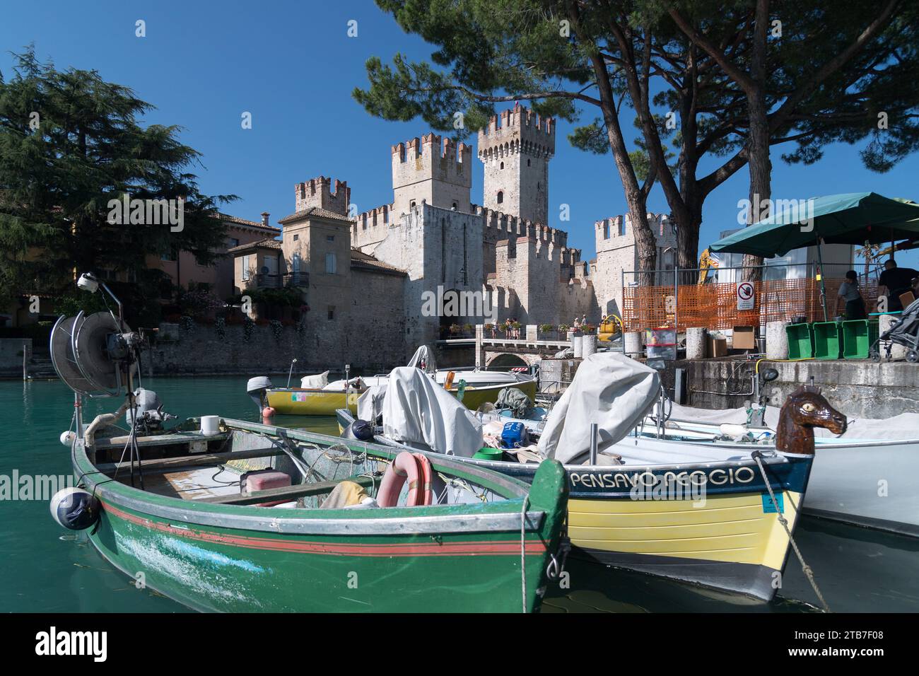 Sirmione della scala castle hi-res stock photography and images - Alamy