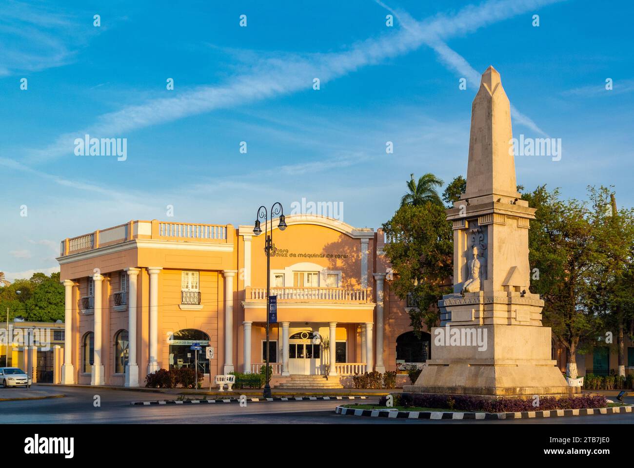 Merida, Yucatan, Mexico, Colonial architecture and obelisk in Merida ...