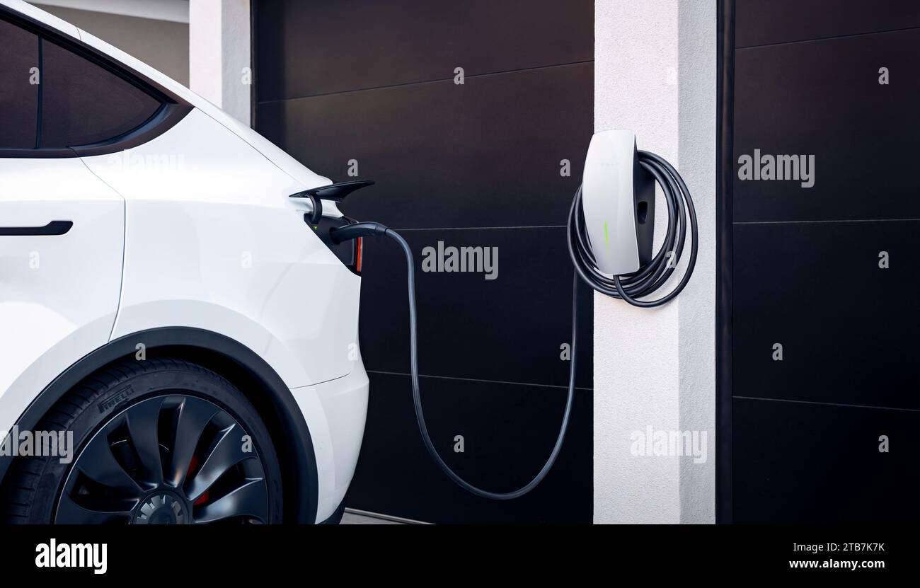Tesla Wall Connector, fast charging solution for electric vehicles ...