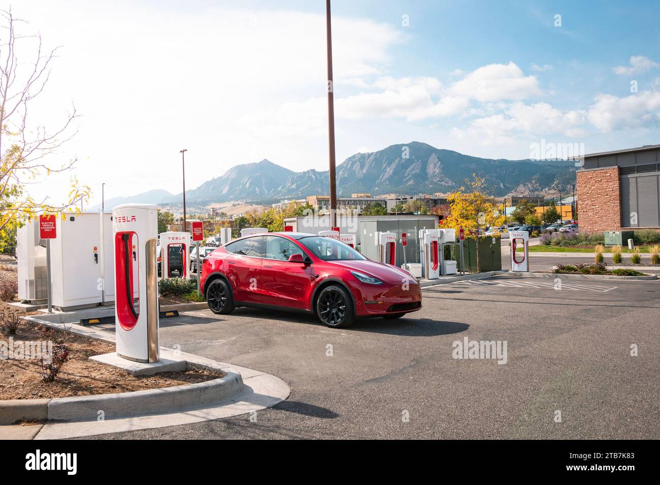 Supercharger terminals, level 3 (480 volt) Supercharging or DC fast ...